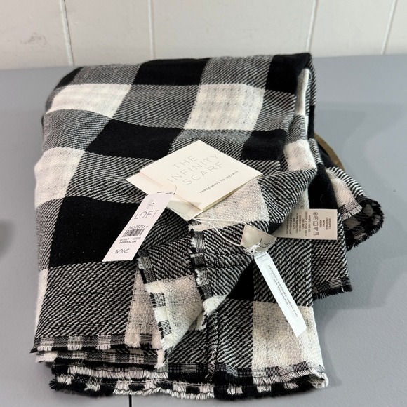 LOFT | Accessories | Loft Black White Buffalo Check Plaid Infinity ...